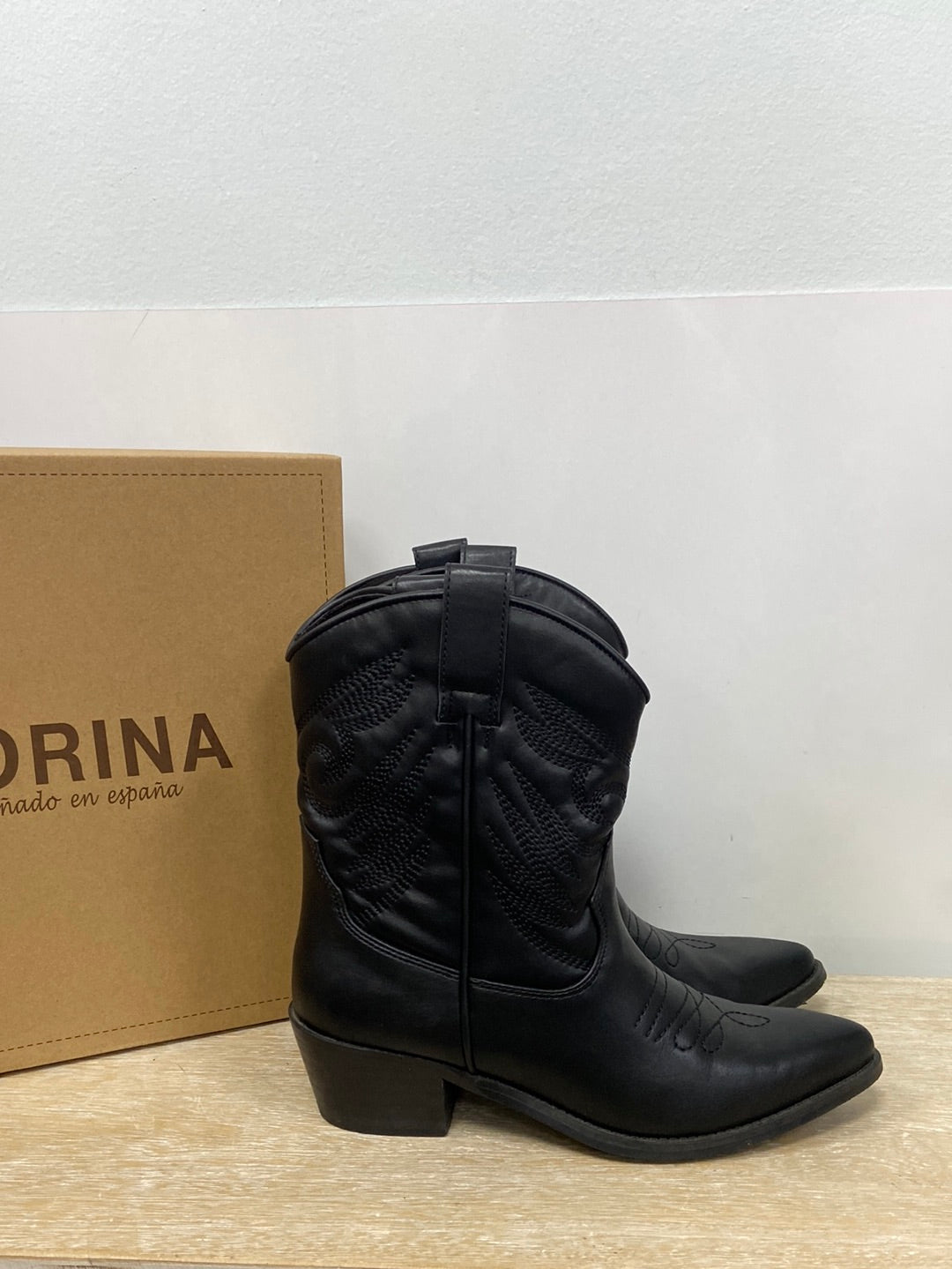 CORINA.Botas negras cowboy T.38 – Hibuy market